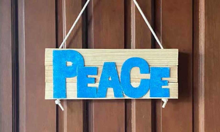 How to make your own hanging sign | DIY BOSTIK