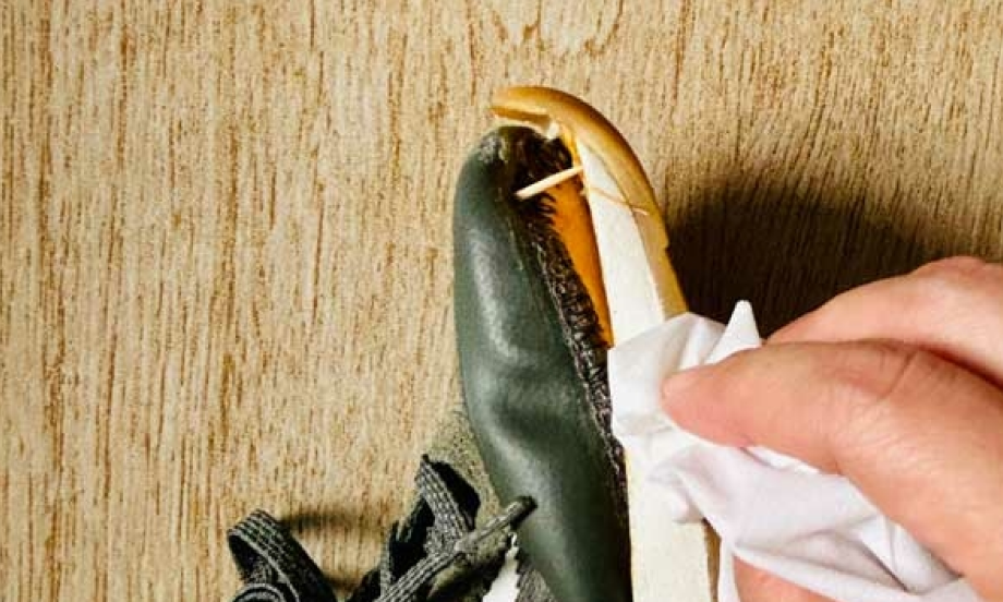 Quick Sneaker Fix | Restore Your Shoes with Bostik Rugby Original 🥾